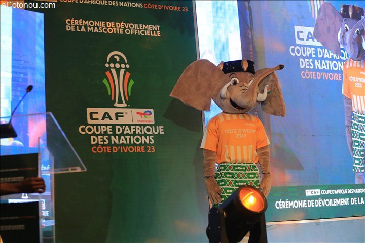 CAN Côte d'Ivoire : La CAF dévoile la nouvelle mascotte, « AKWABA ...
