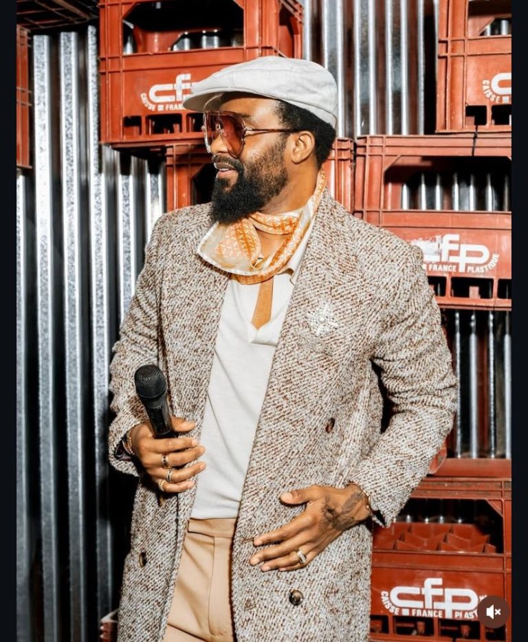 Fally Ipupa dévoile la date de sortie de son album « XX Delirium ...